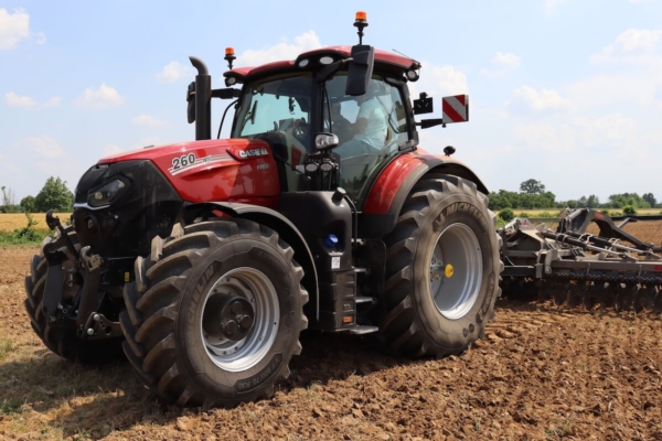 Case IH Puma 260 CVXDrive, in campo a Cremona - Agrimeccanica - AgroNotizie