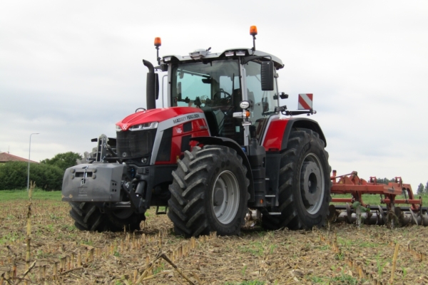 MF 8S di Massey Ferguson: prestazioni e potenza - Agrimeccanica ...