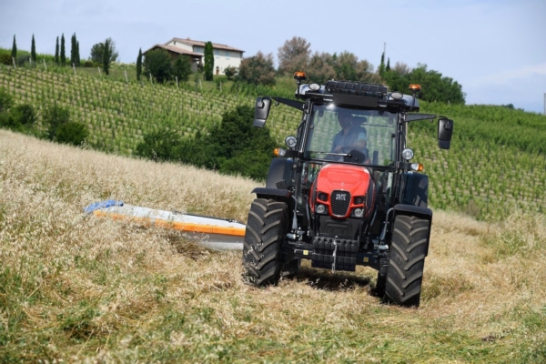 SAME Dorado Stage V, sintesi di potenza e leggerezza - Agrimeccanica ...