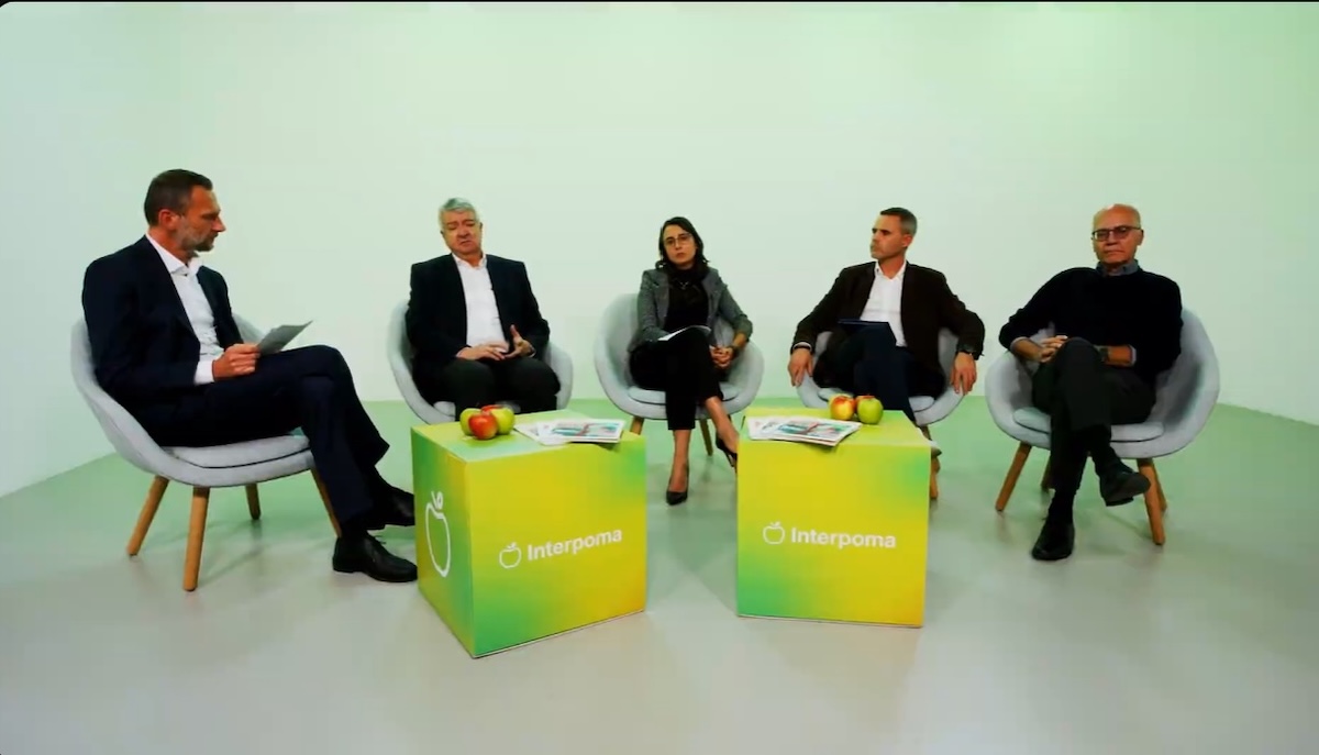 Interpoma 2024 si presenta, i trend della mela ai raggi X - Economia e ...