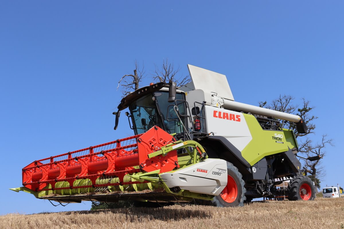 Nuova mietitrebbia Claas: stabilità e performance al top in collina ...