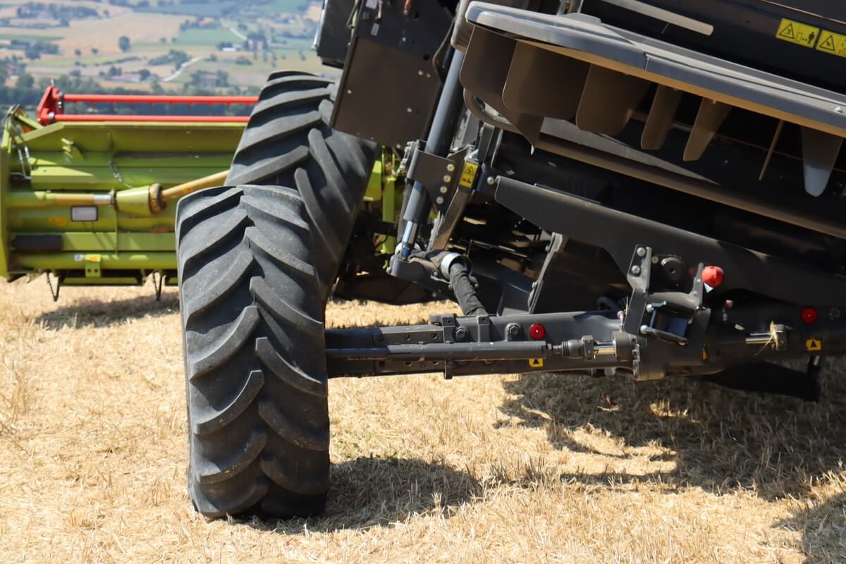 Nuova mietitrebbia Claas: stabilità e performance al top in collina ...