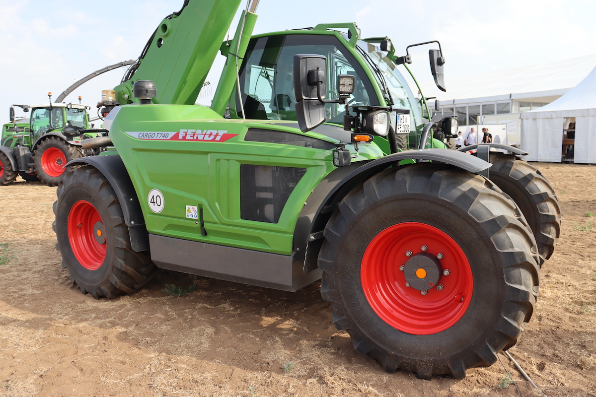 Il sollevatore Fendt Cargo T740 sbarca in Italia - Agrimeccanica ...