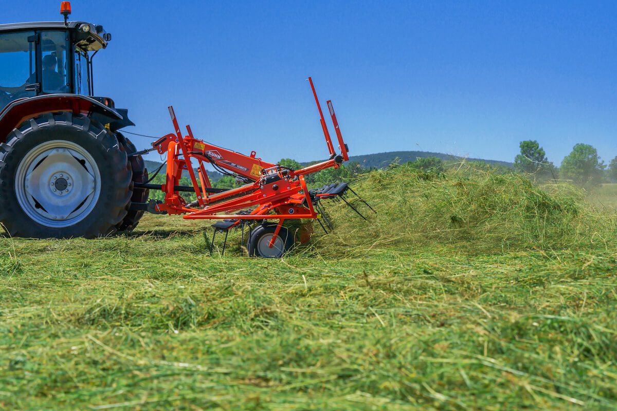 Nuovi KUHN GF 1003 per una fienagione di successo - Agrimeccanica ...
